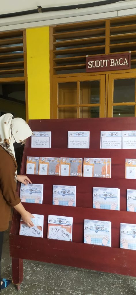 Kegiatan Display Buku Baru di Pojok Baca Fakultas Pertanian UMSU Tahun ...